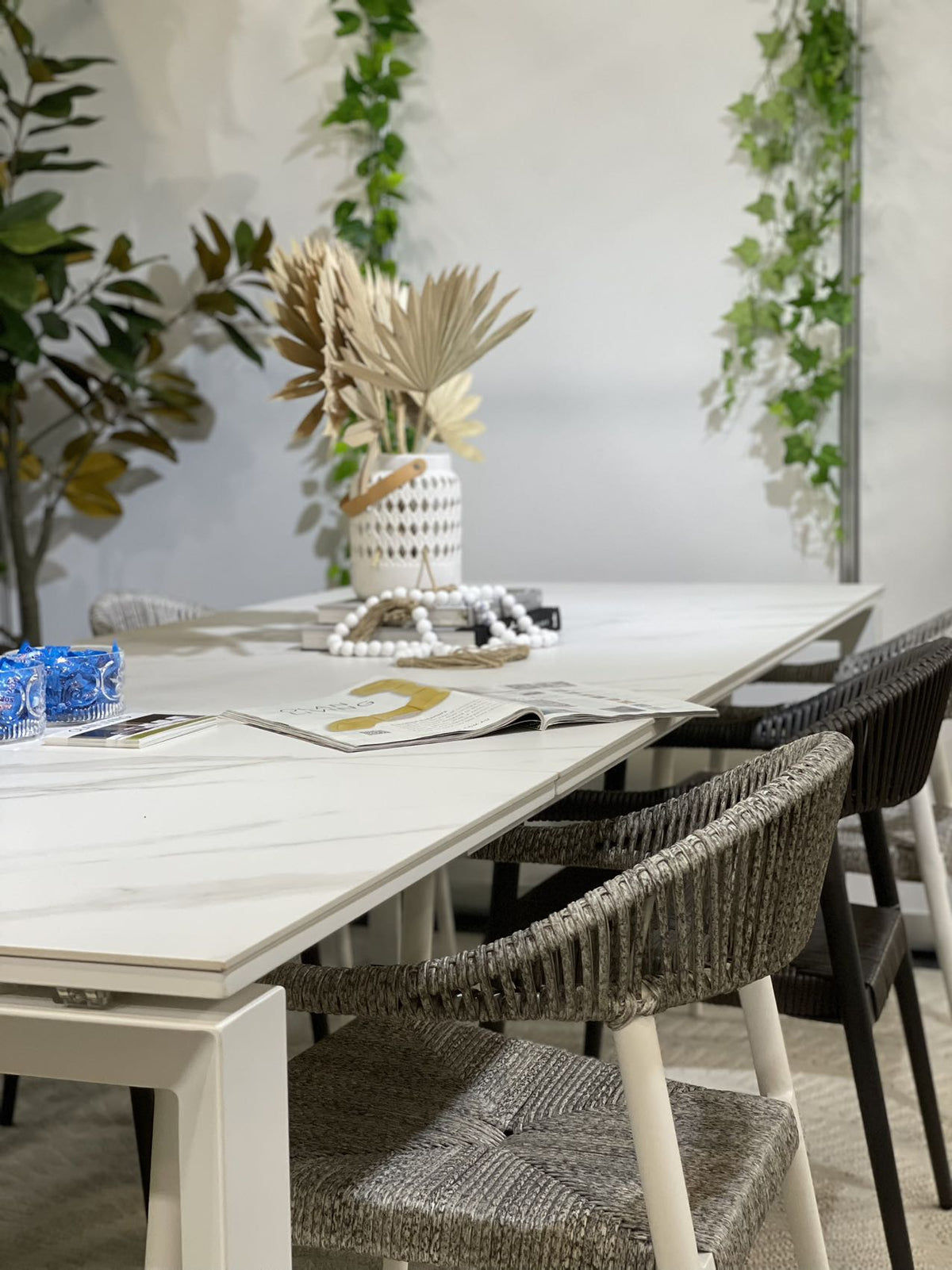 Outdoor Entertaining Made Easy: Hosting Gatherings with an Extendable