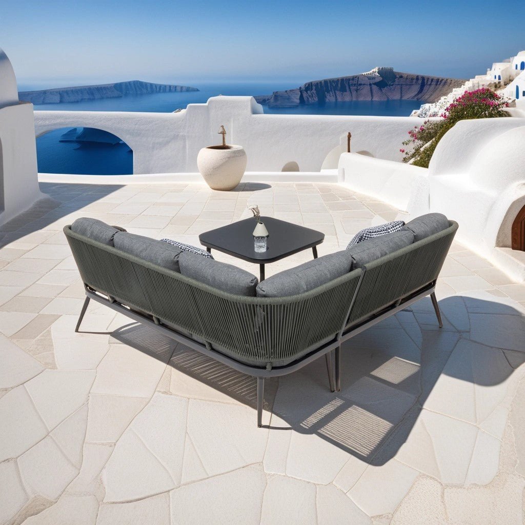 Be Creative to Furnish a Triangle-Shaped Outdoor Area
